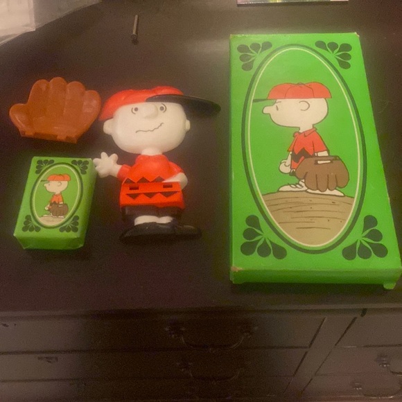 Peanuts | Bath | Vintage 974 Charlie Brown Avon Soap Holder Peanuts ...